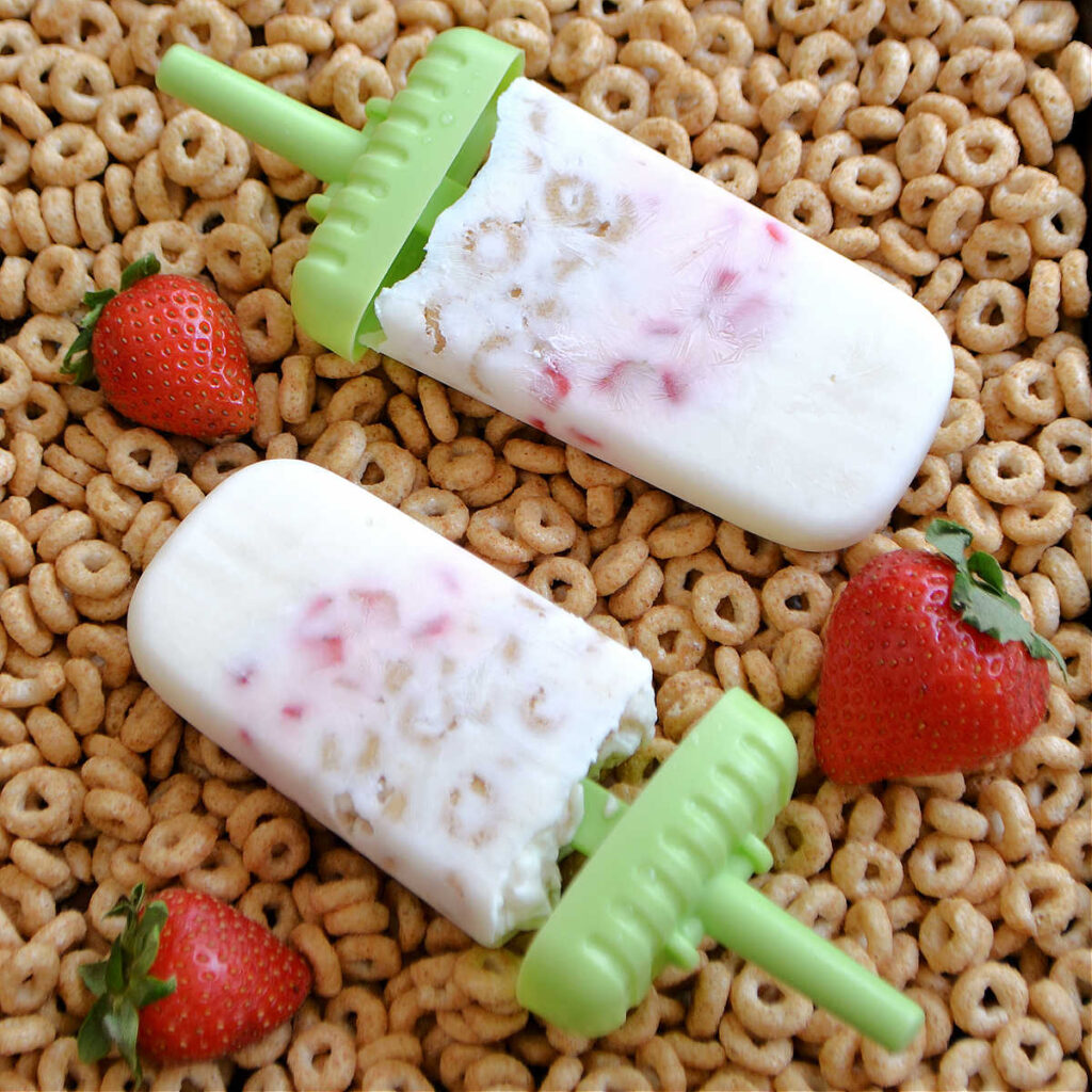 Breakfast Popsicles (Easy Recipe) | Hello Little Home