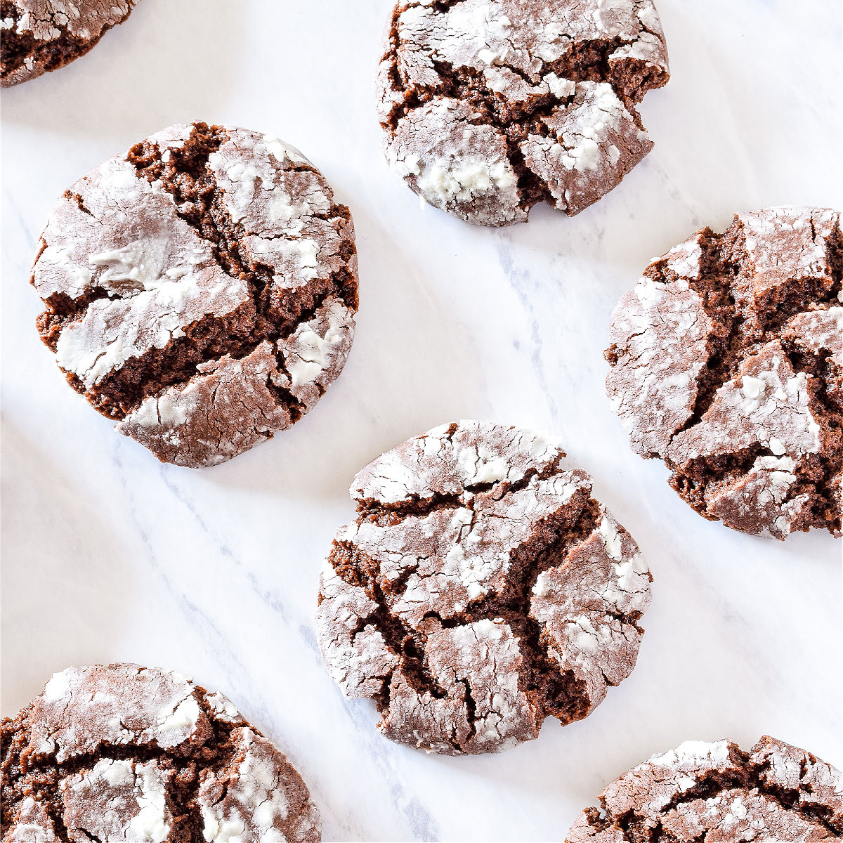 Chocolate Peppermint Crinkle Cookies | Hello Little Home