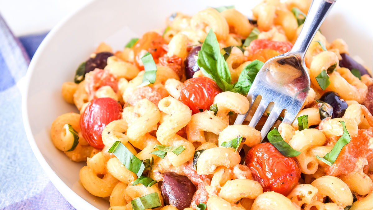 Baked Feta Pasta (Easy Recipe) | Hello Little Home