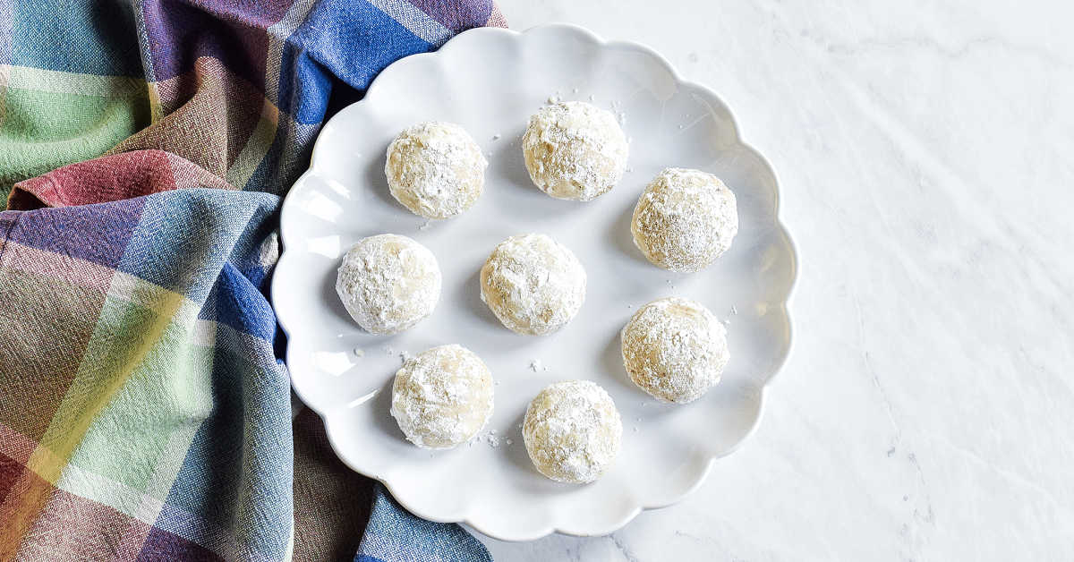 Snowball Cookies (Easy Recipe) | Hello Little Home